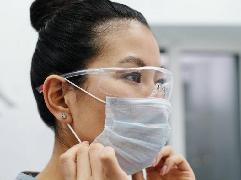 Pourquoi mon caca est-il de couleur verte ? Est-ce grave